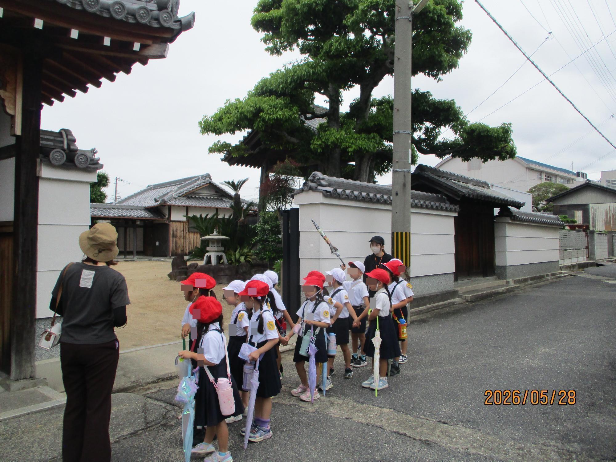 5月28日1年生校区たんけん2／泉佐野市